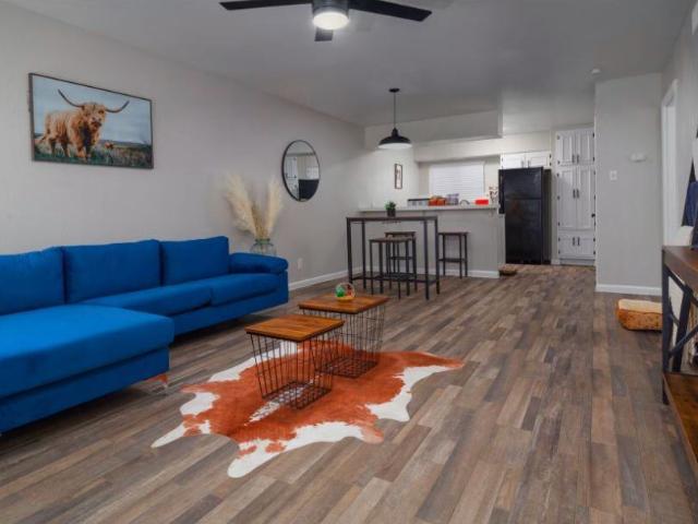 Flats On Wakefield 2 Bedroom Apartment for Rent at 8506 Wakefield Dr, San Antonio, TX 78216 Uptown Loop
