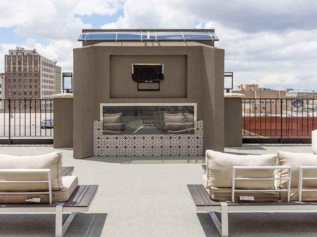 Flats on Fifth 1 Bedroom Apartment for Rent at 430 W Muhammad Ali Blvd, Louisville, KY 40202 Central Business District