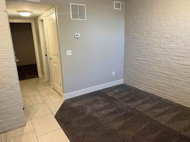 Flats on Howard 1 Bedroom Apartment for Rent at 2211 Howard St, Omaha, NE 68102 Park East