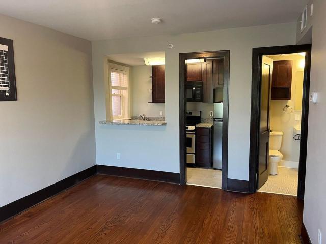 Flats on Howard 1 Bedroom Apartment for Rent at 2211 Howard St, Omaha, NE 68102 Park East
