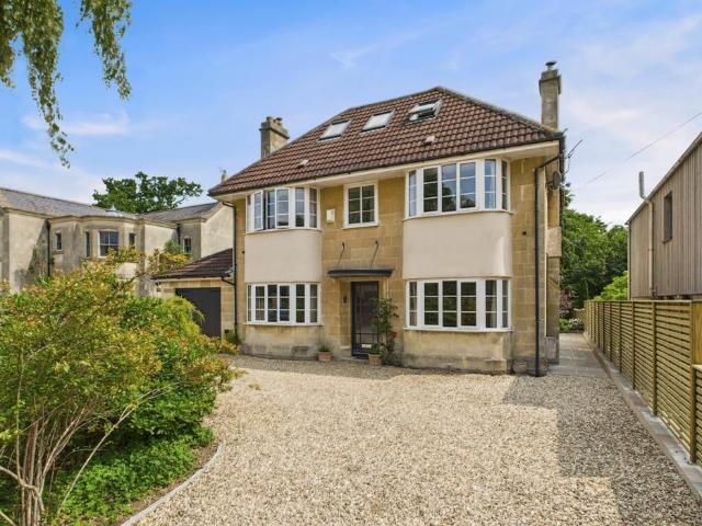 Flatwoods Road Bath BA2 5 bed detached house to rent £4,500 pcm £1,038 pw
