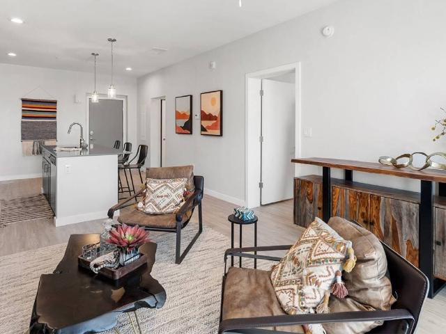 FLATZ 602 2 Bedroom Apartment for Rent at 6025 W Thomas Rd, Phoenix, AZ 85033