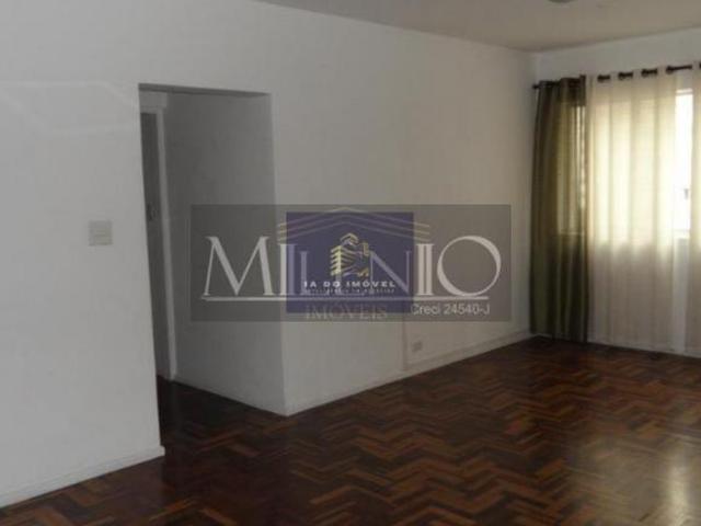 Flavia Regina Apartamento em Moema com 2 suítes e 2 vagas