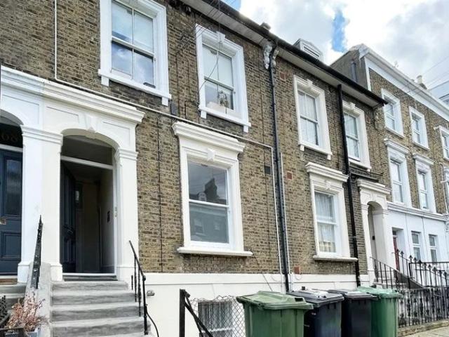 Flaxman Road, London SE5, 3 bed flat to rent, £3,000 pcm | PrimeLocation