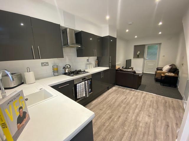 Fladbury Crescent 4 bed, Selly Oak B29 4 bed house to rent £2,636 pcm £608 pw