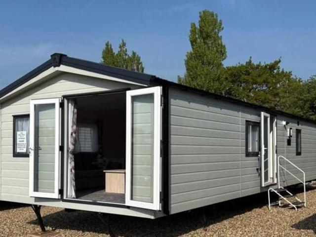 Flag Hill, Great Bentley, 2 Bedroom Caravan