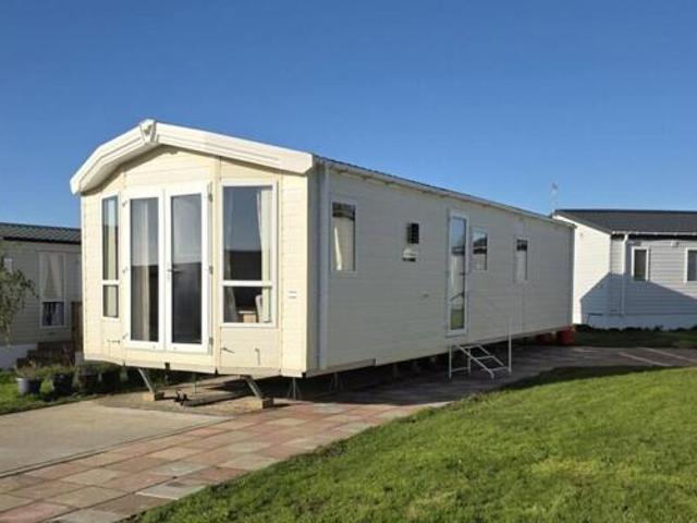 Flag Hill, Great Bentley, 2 Bedroom Caravan