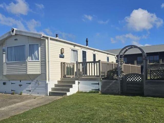 Flag Hill, Great Bentley, 2 Bedroom Caravan