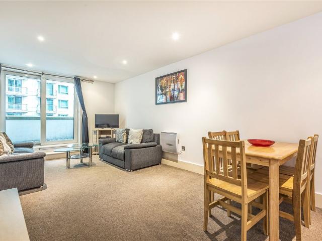 Flagstaff House, St George`S Wharf, Vauxhall, London SW8, 2 bed flat to rent, £2,650 pcm | PrimeLocation