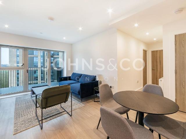 Flagstaff Road, Bankside Gardens, Reading RG2, 2 bed flat to rent, £1,850 pcm | PrimeLocation