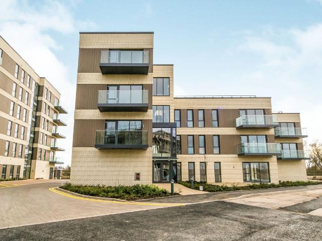 Flagstaff Road, Reading RG2, 2 bed flat to rent, £1,700 pcm | PrimeLocation
