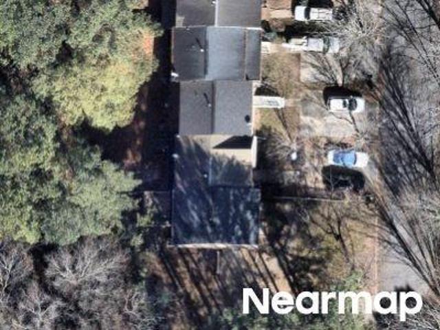 Flagstone Dr