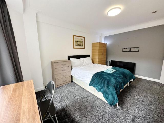 Flamborough Street, London E14, Room to rent, £875 pcm | PrimeLocation