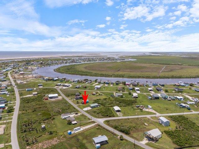 Flamingo St, Sargent, TX 77414