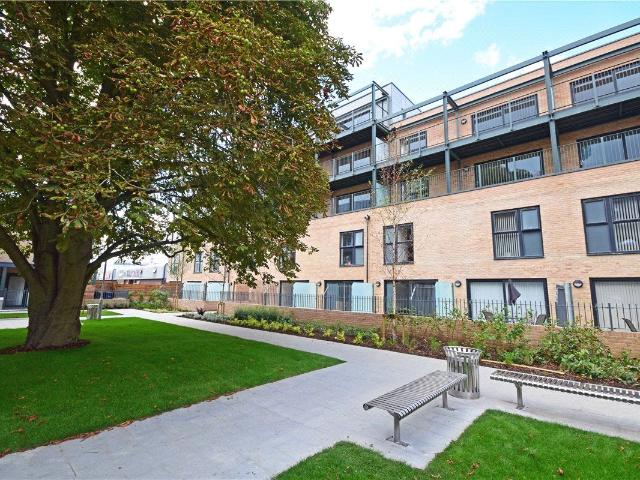 Flamsteed Close, Cambridge CB1, 2 bed flat to rent, £2,100 pcm | PrimeLocation
