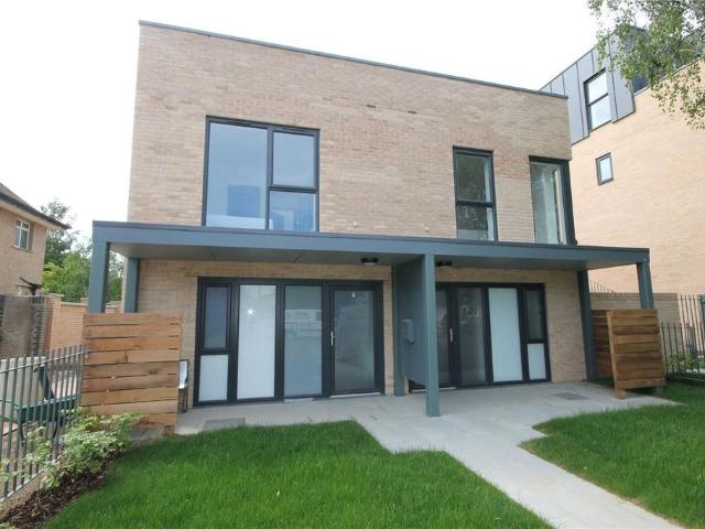 Flamsteed Close, Cambridge, CB1 2 bed semi detached house to rent £2,150 pcm £496 pw