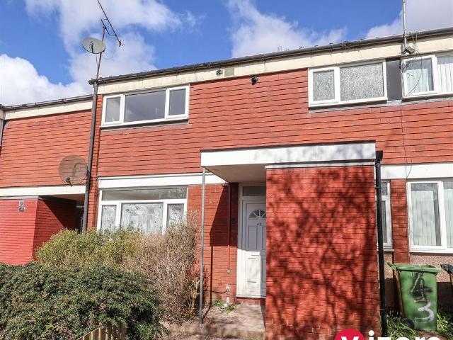 Flanders Close, Church Hill South. 3 bed terraced house to rent £1,275 pcm £294 pw