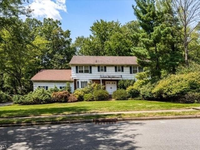 Flanders Dr, Montville Township, Home For Sale