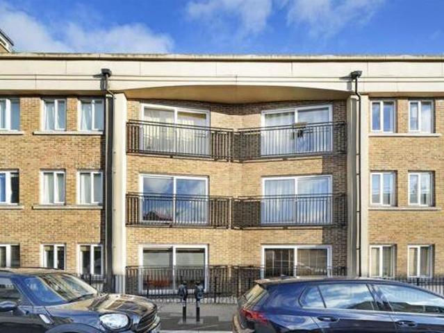 Flanders House, Defoe Road, 2 Bedroom Flat