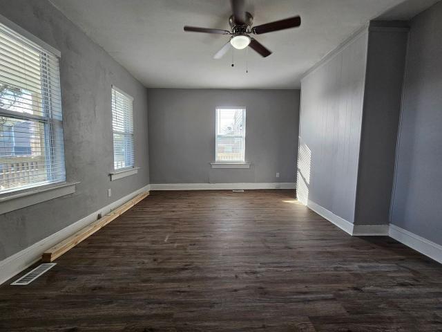 Flanders3235 1 Bedroom Apartment for Rent at 3235 Flanders Ave, Norfolk, VA 23509 Fairmont Park