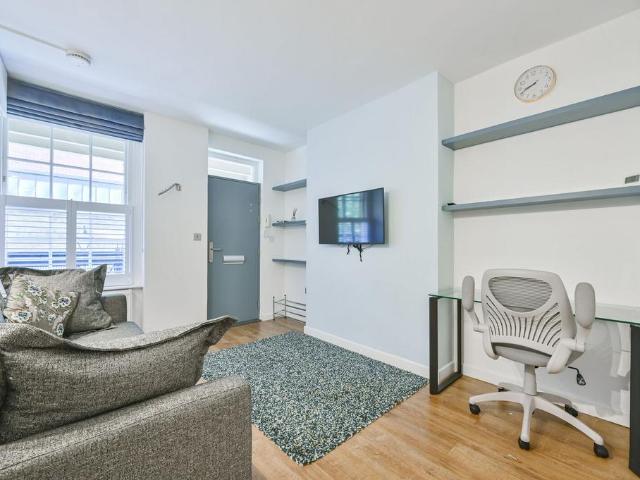 Fletcher Buildings, Covent Garden. 1 bed flat to rent £3,792 pcm £875 pw
