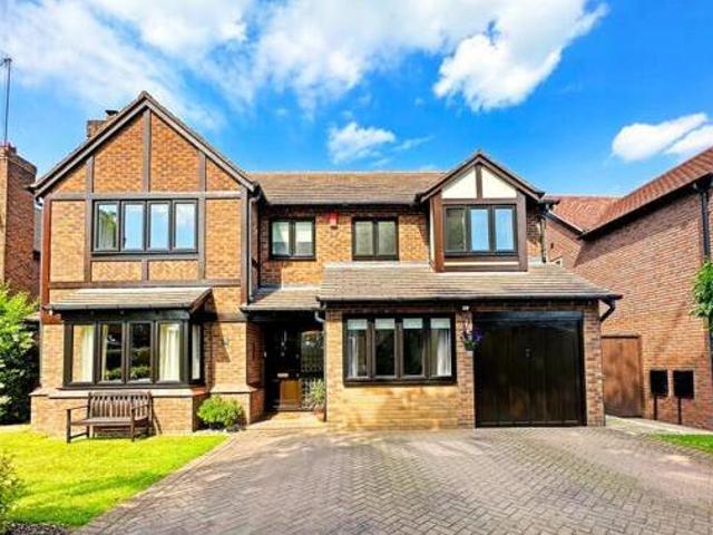 Fletcher Grove, Knowle, 4 Bedroom Detached