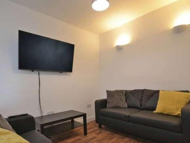 Fletcher Road / Bedroom House / Rooms Available, NG9