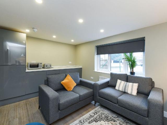 Fletcher Road, Beeston NG9, 5 bed flat to rent, £2,145 pcm | PrimeLocation