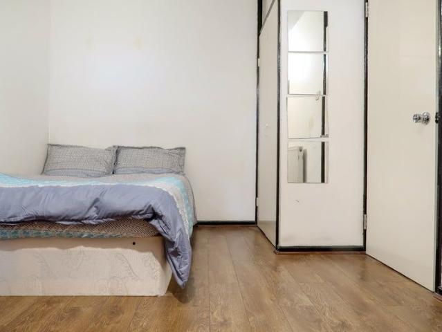 Fletcher Street, London E1, Room to rent, £870 pcm | PrimeLocation