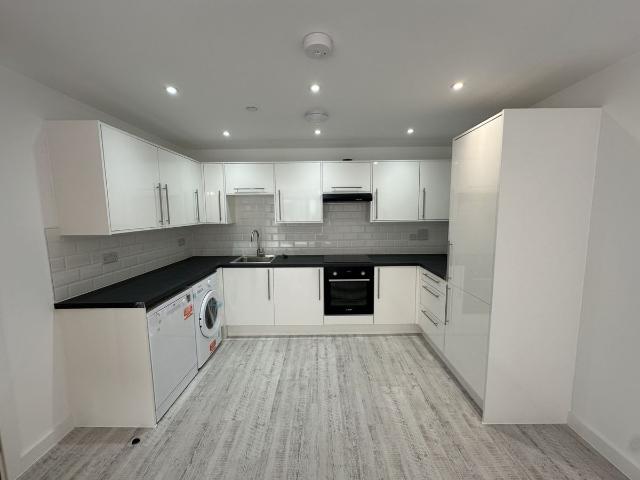 Fletton Quays, Peterborough PE2, 2 bed flat to rent, £1,175 pcm | PrimeLocation