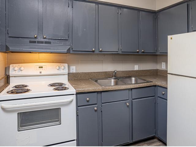 Fleur 2 Bedroom Apartment for Rent at 7626 Airline Hwy, Baton Rouge, LA 70814 Lobdell Woodale
