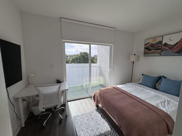 Flex Balcony Corridor