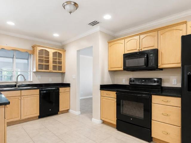 FLEX LIVING ST. PETE