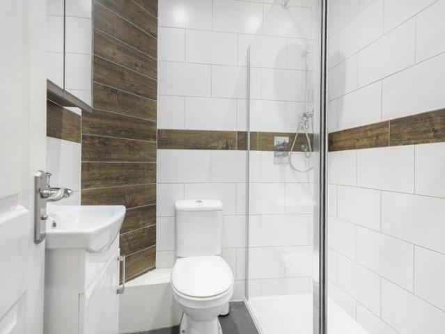 Flexible Two Bedroom Apartment In West Ealing