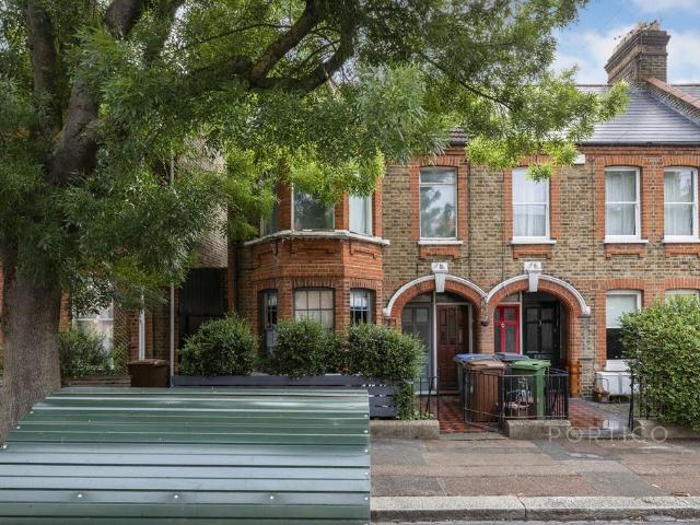Fleeming Road, London, E17 2 bed flat to rent £1,950 pcm £450 pw