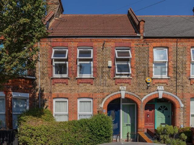 Fleeming Road, Walthamstow E17, 2 bed flat to rent, £2,300 pcm | PrimeLocation
