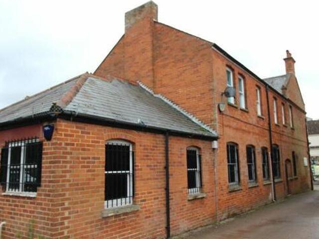 Fleet, Hampshire, 2 Bedroom Flat