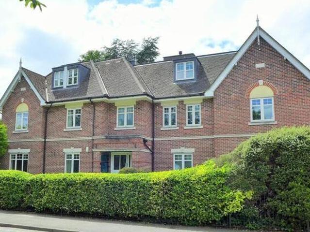Fleet Road, Fleet, 2 Bedroom Apartment