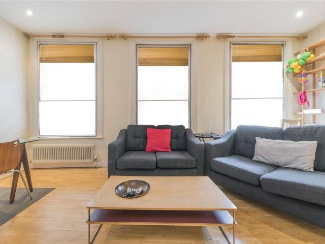 Fleet Street, City of London, London. 2 bed terraced house to rent £3,358 pcm £775 pw