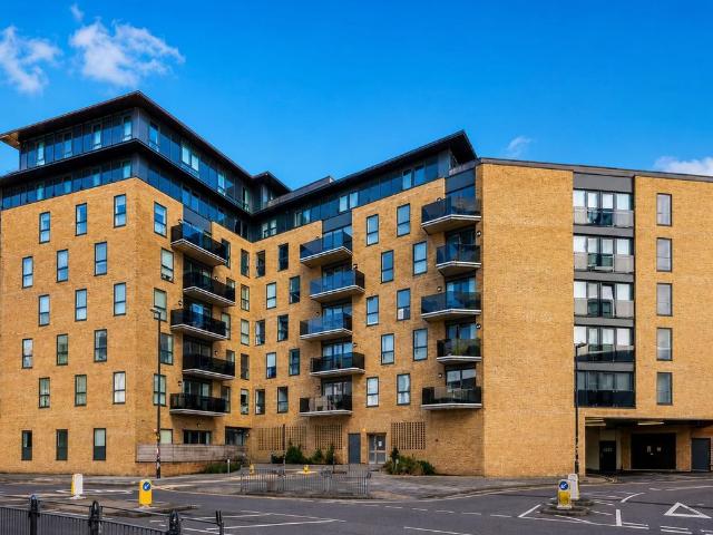 Fleet Street, Brighton BN1, 2 bed flat to rent, £1,895 pcm | PrimeLocation