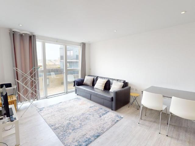 Fleet Street, Brighton BN1, 2 bed flat to rent, £2,150 pcm | PrimeLocation