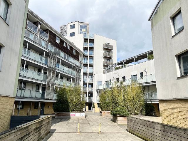 Fleet Street, Brighton BN1, 3 bed flat to rent, £2,250 pcm | PrimeLocation