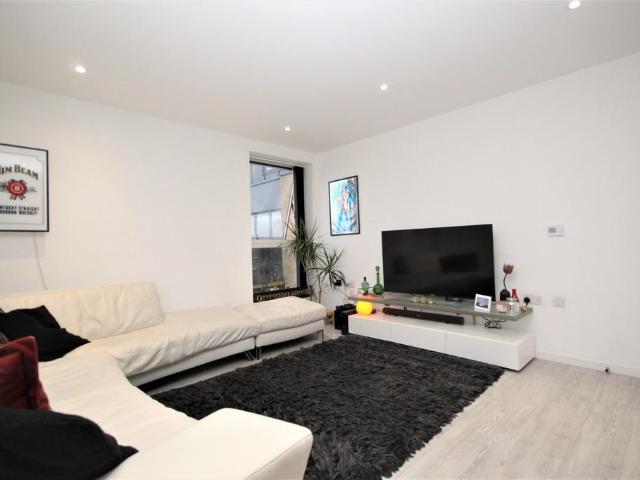 Fleet Street, Brighton, BN1 4HD 1 bed apartment to rent £1,550 pcm £358 pw