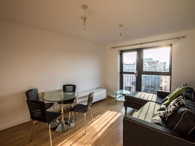 Fleet Street, Swindon SN1, 1 bed flat to rent, £825 pcm | PrimeLocation