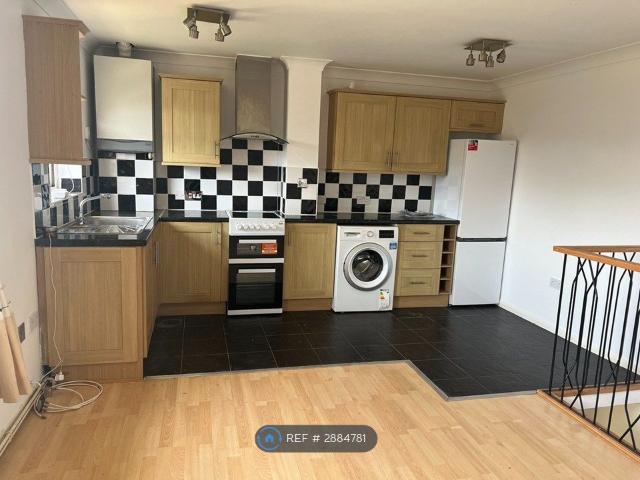 Fleetham Gardens, Reading RG6, 1 bed terraced house to rent, £1,100 pcm | PrimeLocation