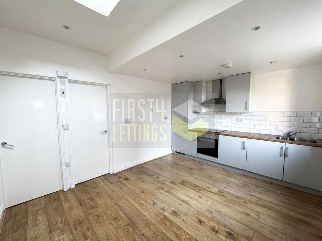 Fleetwood Road, Clarendon Park LE2, 2 bed flat to rent, £850 pcm | PrimeLocation