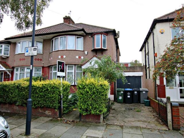 Fleetwood Road, Dollis Hill 4 bed semi detached house to rent £3,198 pcm £738 pw