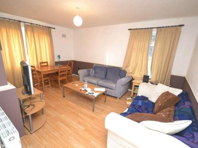 Fleming Gardens, Clifton, NG11
