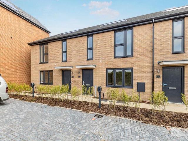 Fleming Gardens, Milton Keynes, MK4 3 bed house to rent £1,950 pcm £450 pw