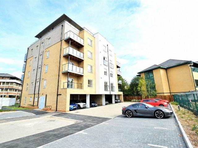 Fleming Place, Bracknell, Berkshire RG12, 1 bed flat to rent, £1,400 pcm | PrimeLocation